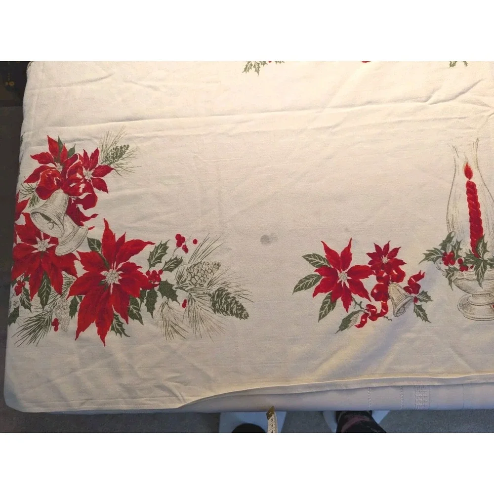 The Unbranded Brand | Dining | Vtg 97s Holiday Tablecloth 60 Square ...